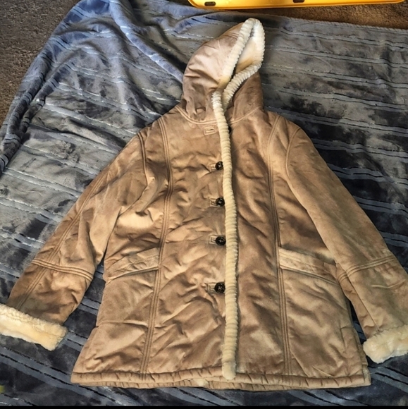 Big Chill | Jackets & Coats | Big Chill Size Xl Coat Color Tan Faux Fur ...